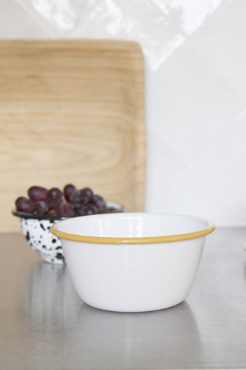 Traditional Kitchen Enamelware – Domestic Science Home