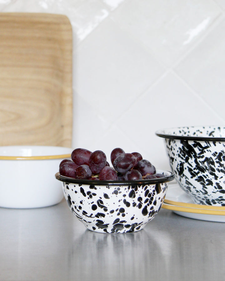 Traditional Kitchen Enamelware – Domestic Science Home